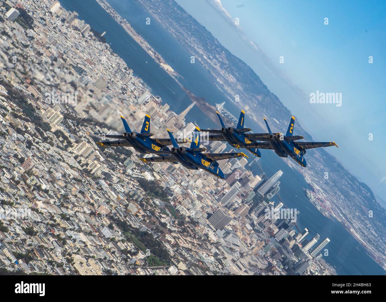 (U.S. Navy photo by Mass Communication Specialist 1st Class Bobby ...