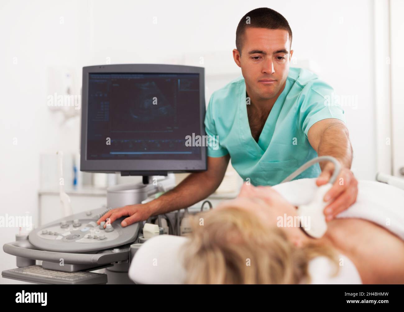 Thyroid scan doctor hi-res stock photography and images - Alamy