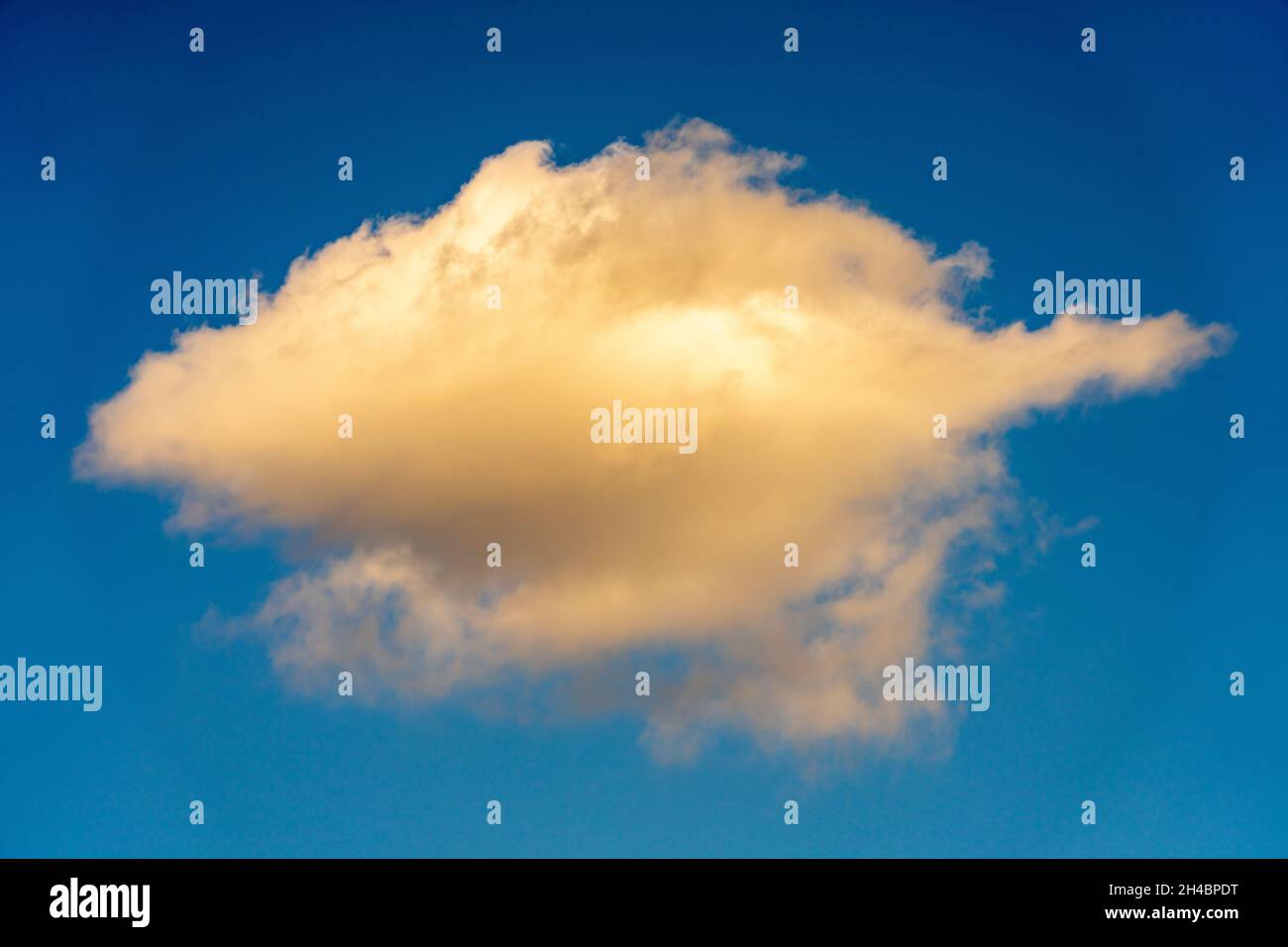 Beautiful puffy clouds hi-res stock photography and images - Alamy