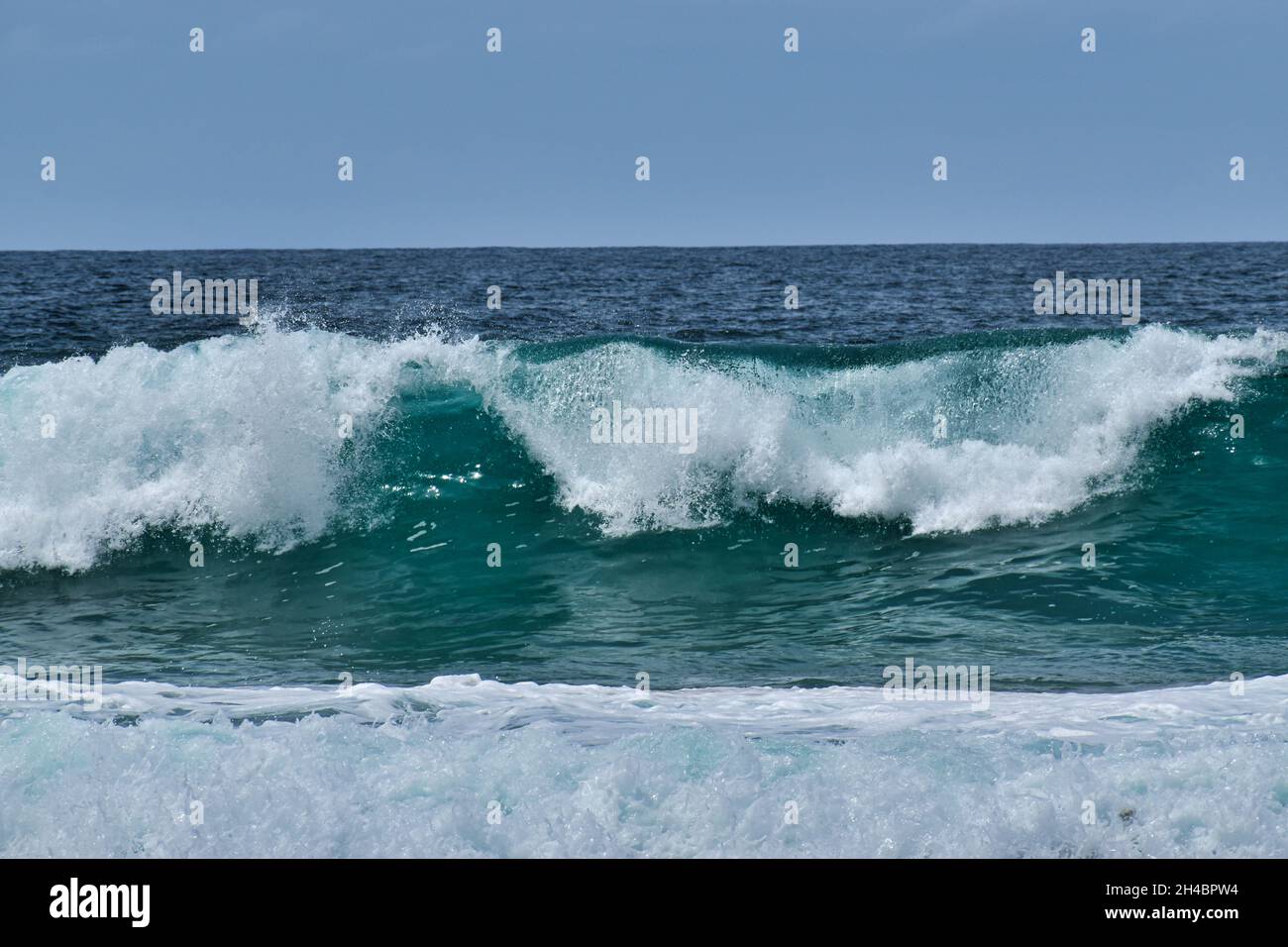 Cresting the wave hi-res stock photography and images - Alamy
