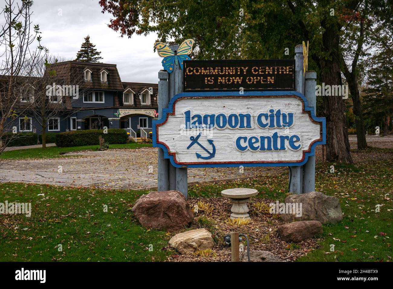 Lagoon city centre hi-res stock photography and images - Alamy