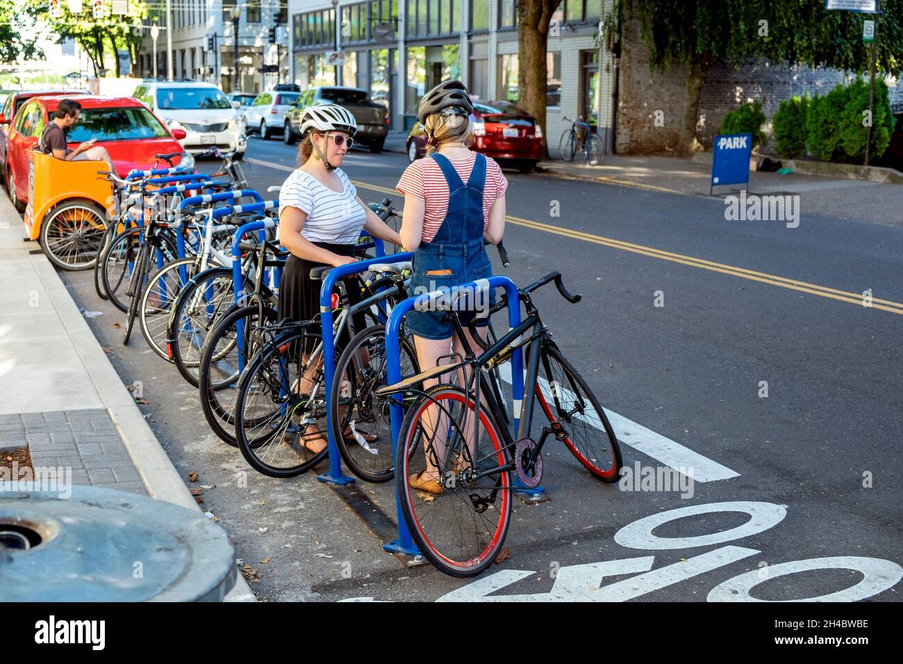 Portland cycle hi-res stock photography and images - Alamy