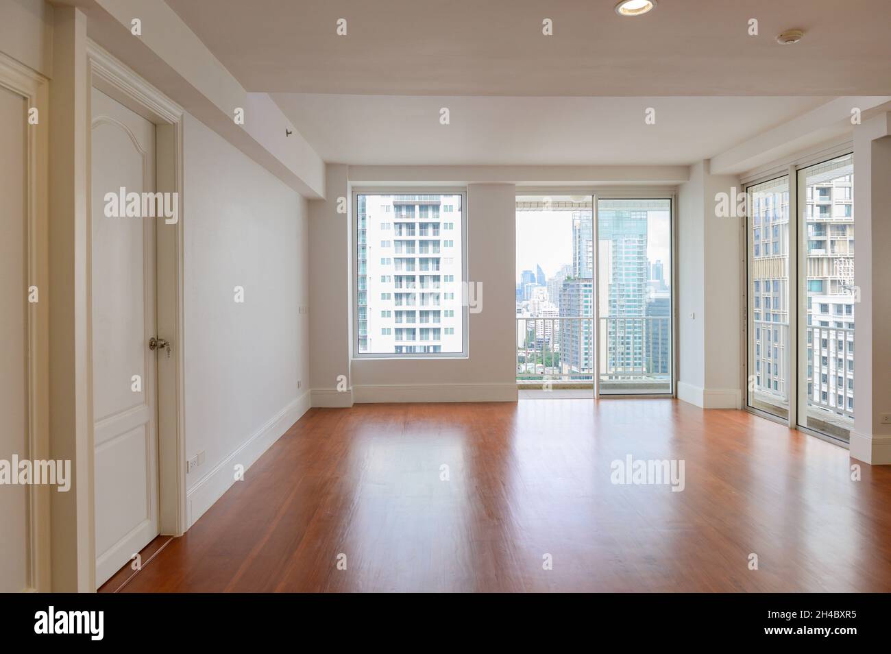 Unfurnished room hi-res stock photography and images - Alamy
