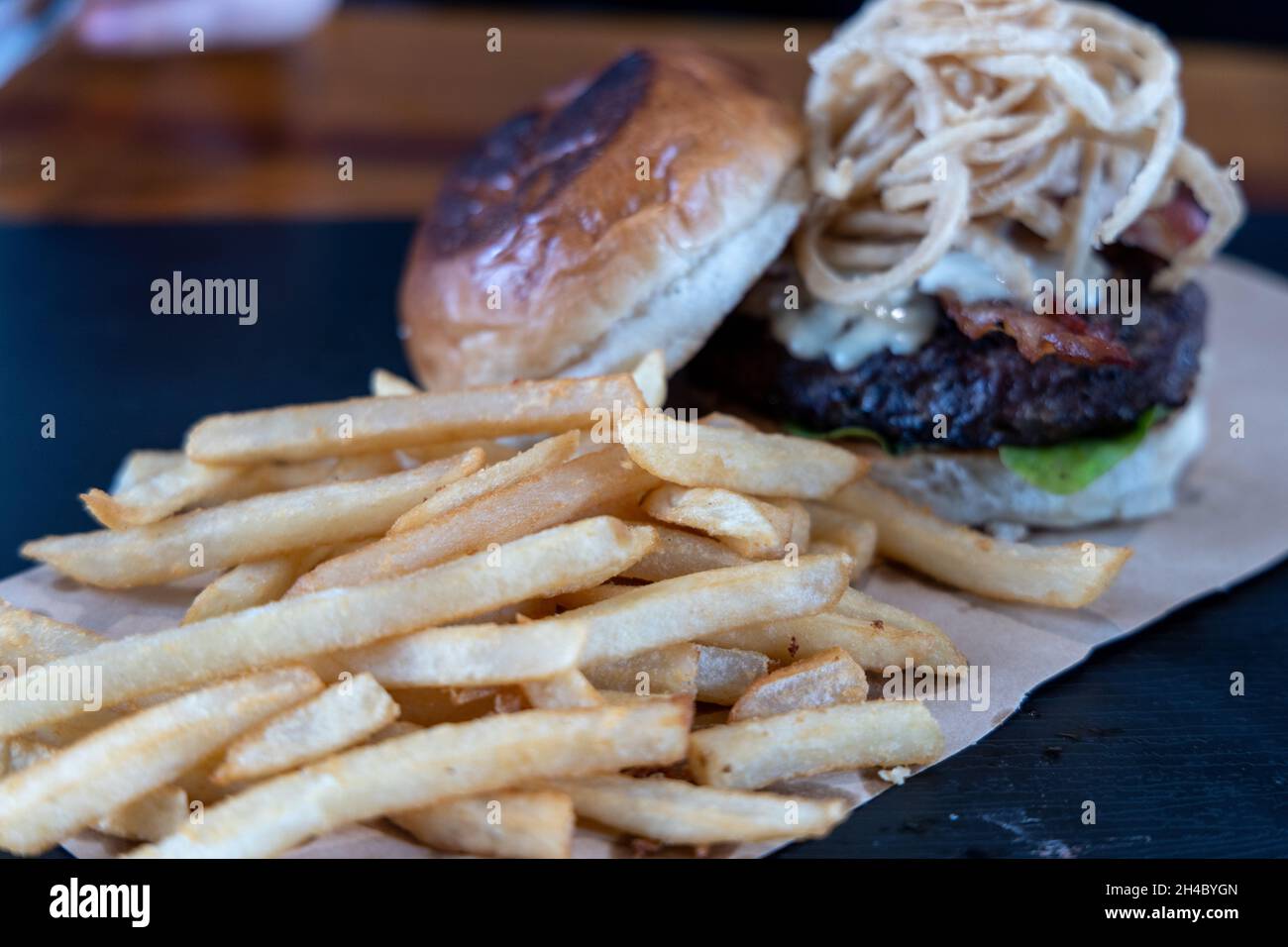 Hambuger restaurant hi-res stock photography and images - Alamy
