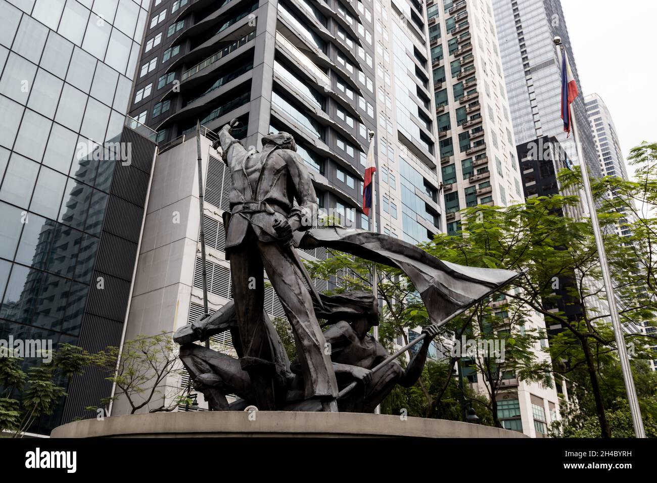 Philippines here Andres bonifacio bronze statue at the Fort bonifacio ...