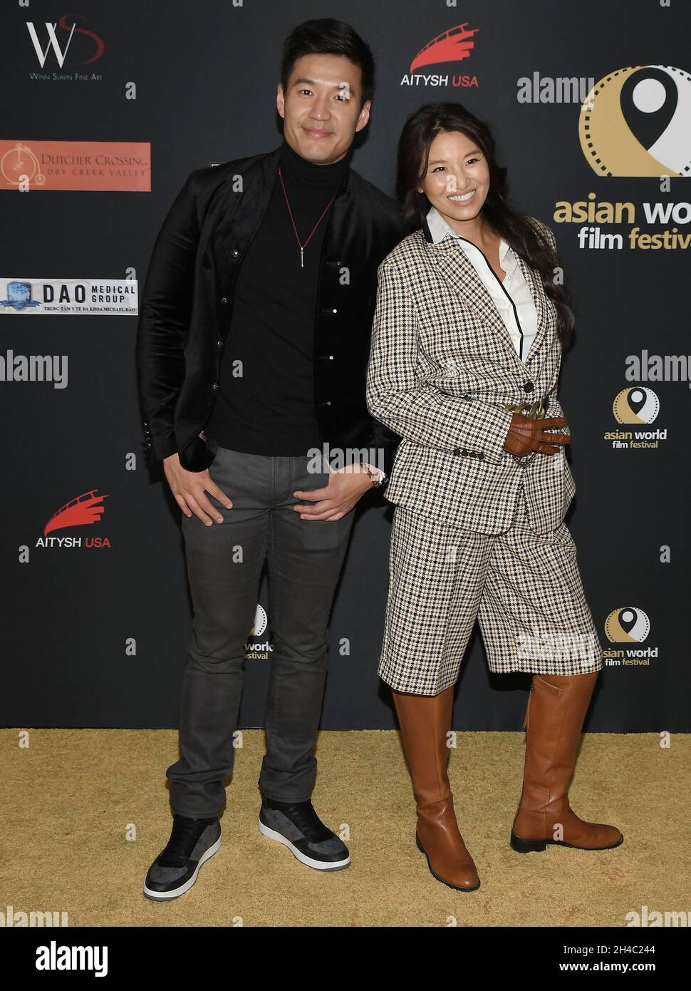 Los Angeles, USA. 01st Nov, 2021. (L-R) Kevin Kreider and Nancy Yoon at ...