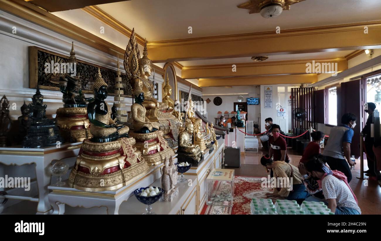 Wat Saket aka Temple of the Golden Mount, Pom Prap Sattru Phai, Bangkok,Thailand Stock Photo - Alamy