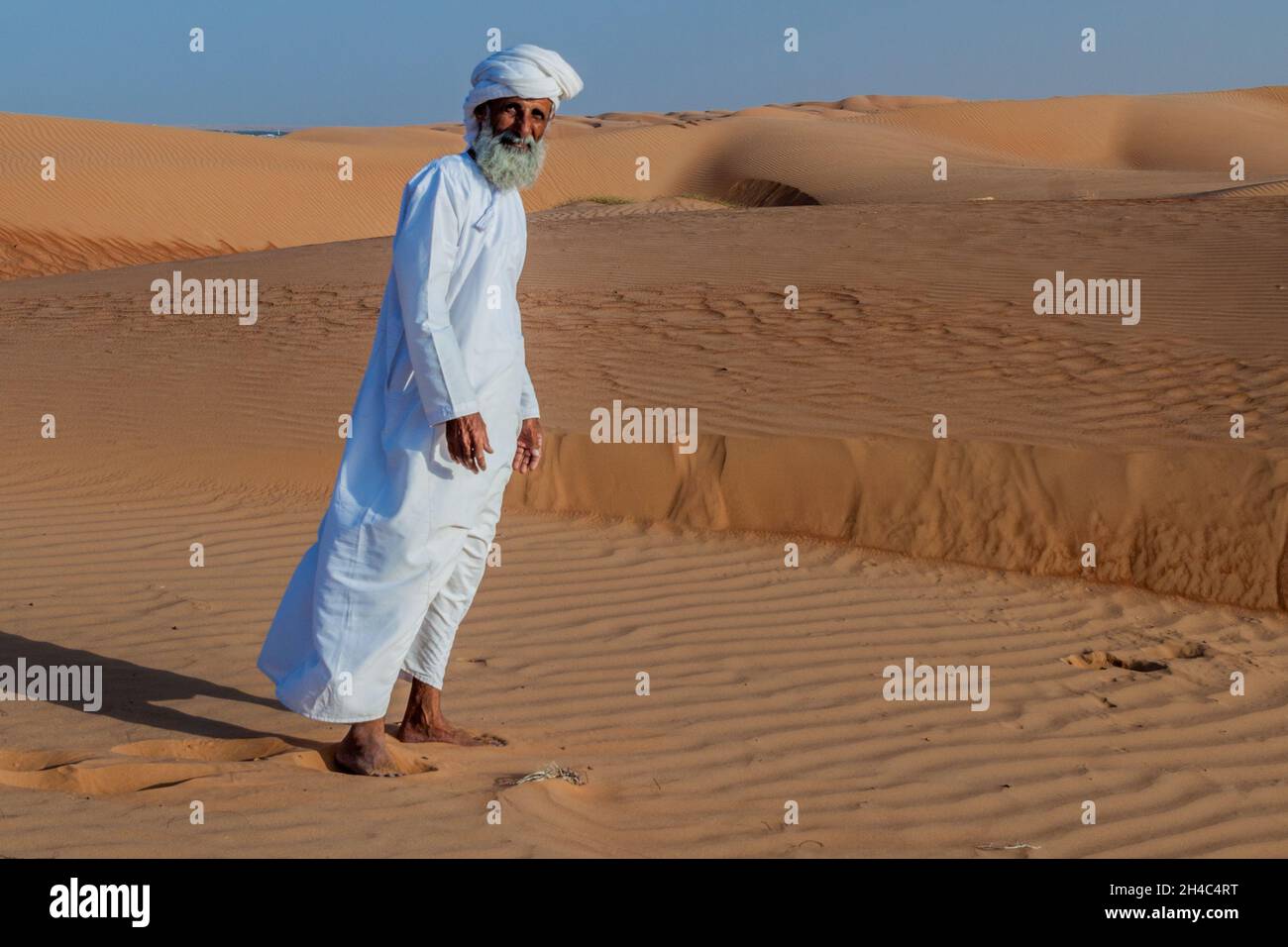 AL WASIL, OMAN - MARCH 5, 2017: Local bedouin in the sand dunes of ...