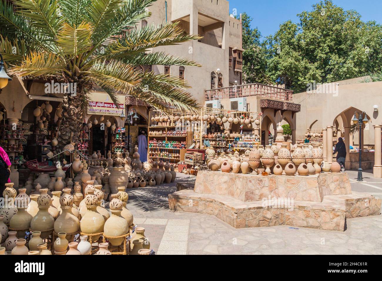 Islamic pottery ancient hi-res stock photography and images - Alamy