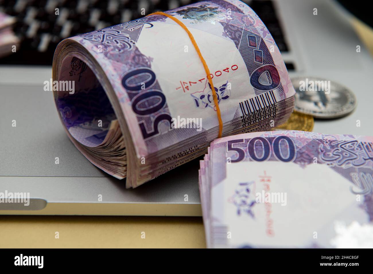 500 riyal qatari hi-res stock photography and images - Alamy