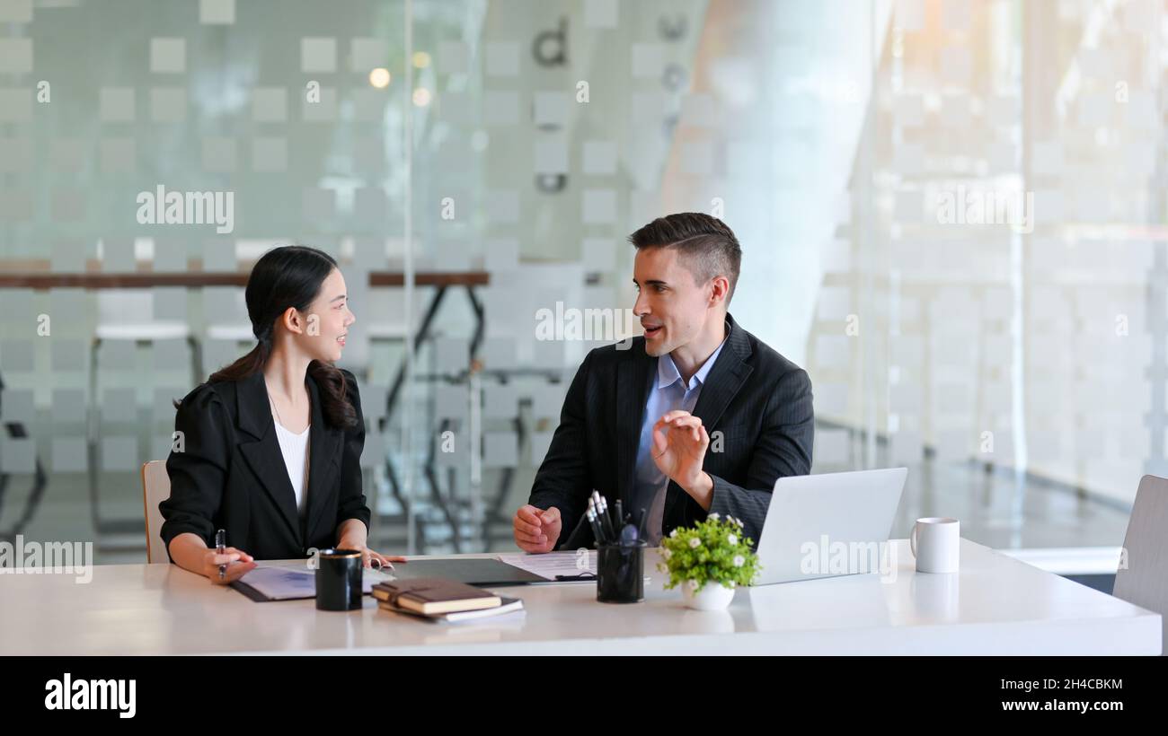 Employee having fun hi-res stock photography and images - Alamy