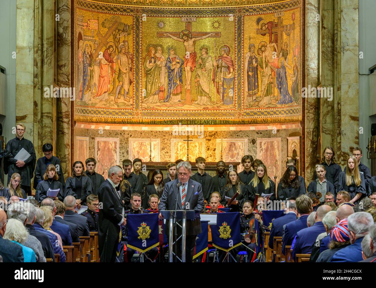 Lieutenant colonel simon haw mbe hi-res stock photography and images ...