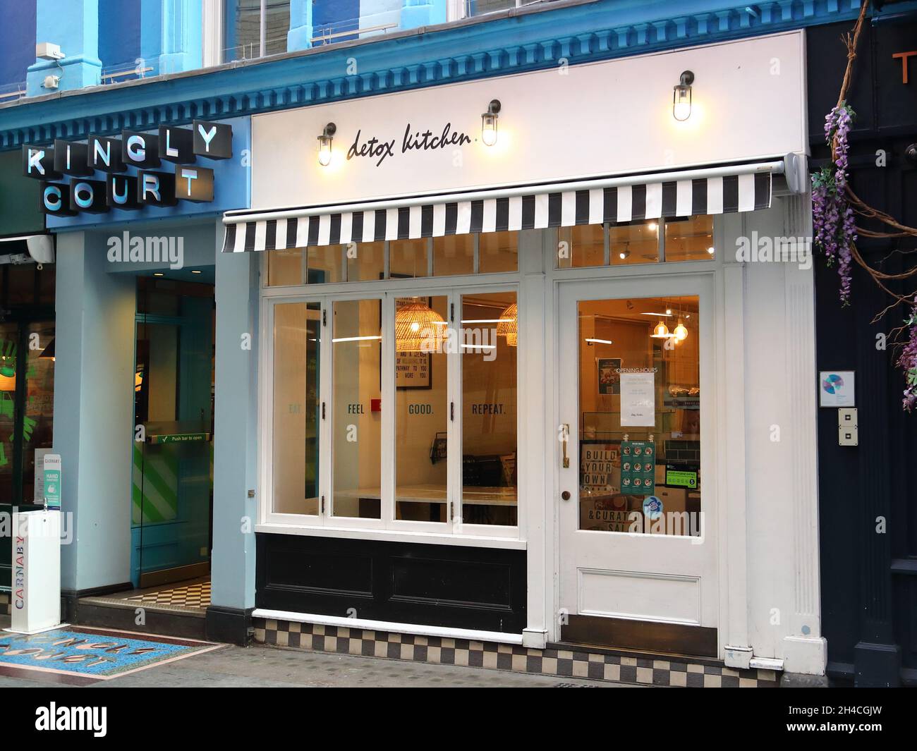 Detox kitchen london hi-res stock photography and images - Alamy