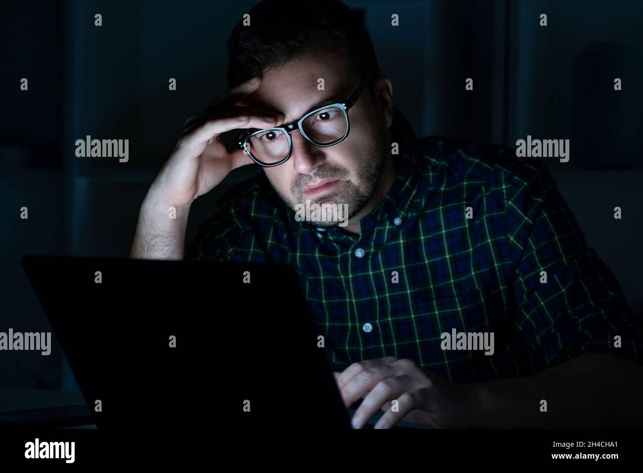 Phishing email shock hi-res stock photography and images - Alamy