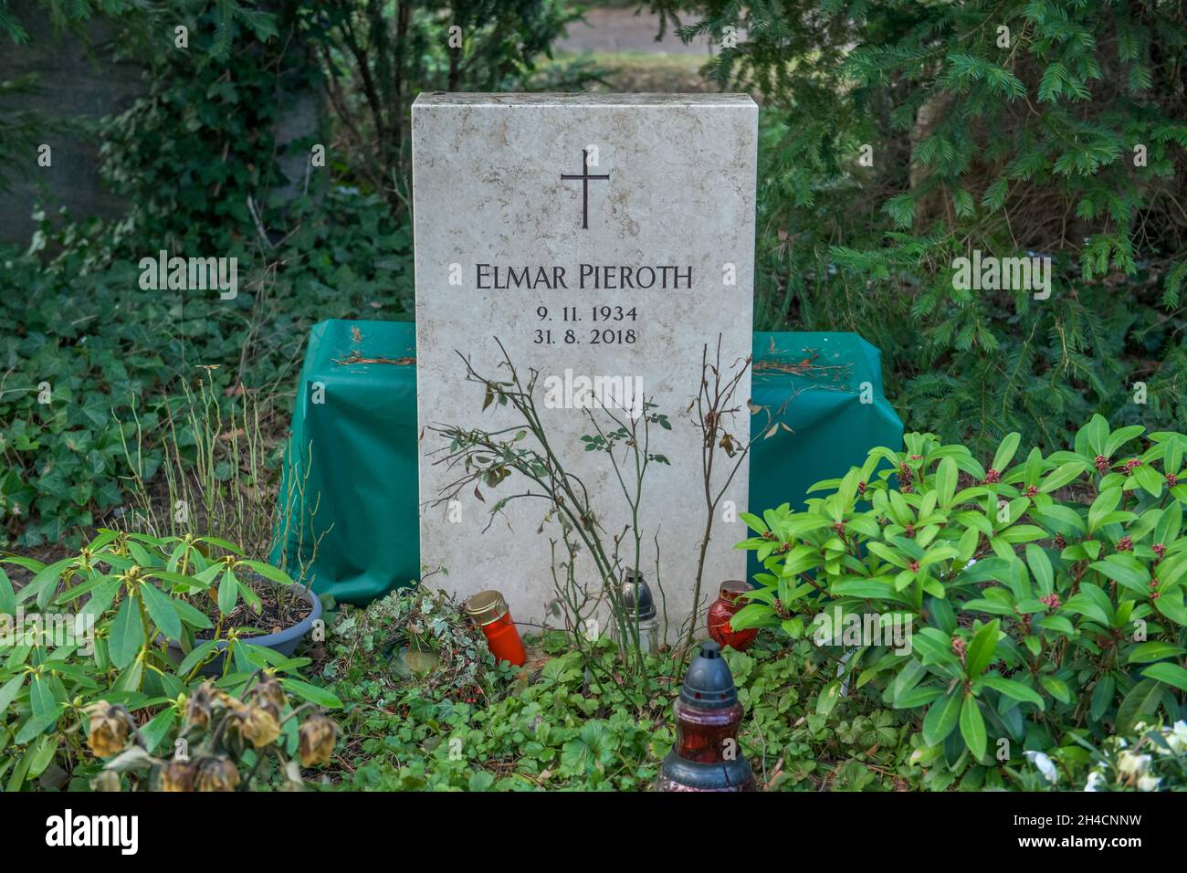 Grabmal, Elmar Pieroth, Waldfriedhof, Potsdamer Chaussee, Zehlendof ...