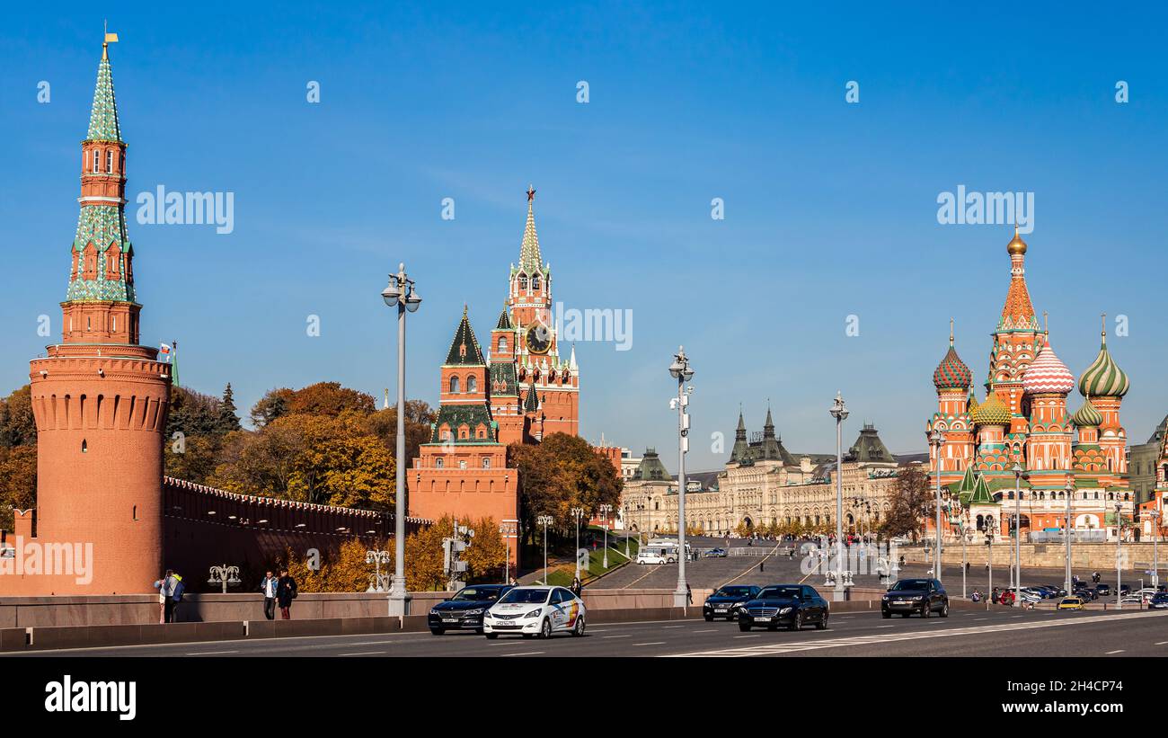 St. Basil's Cathedral and Kremlin Walls and Tower in Red square in ...
