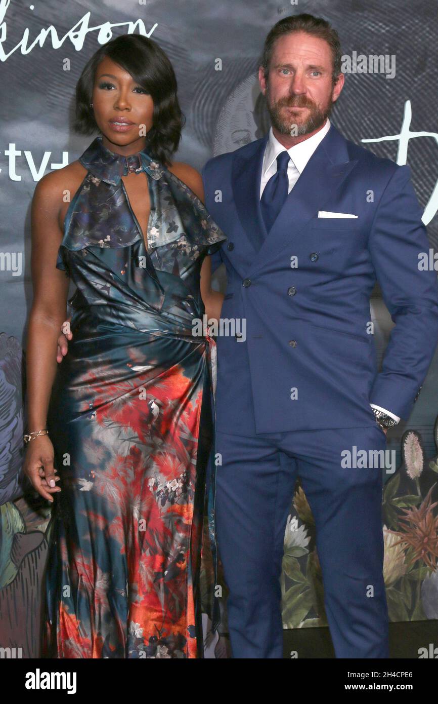 LOS ANGELES - NOV 1: Amanda Warren, Kevin Pozzo at the Apple TV+ ...