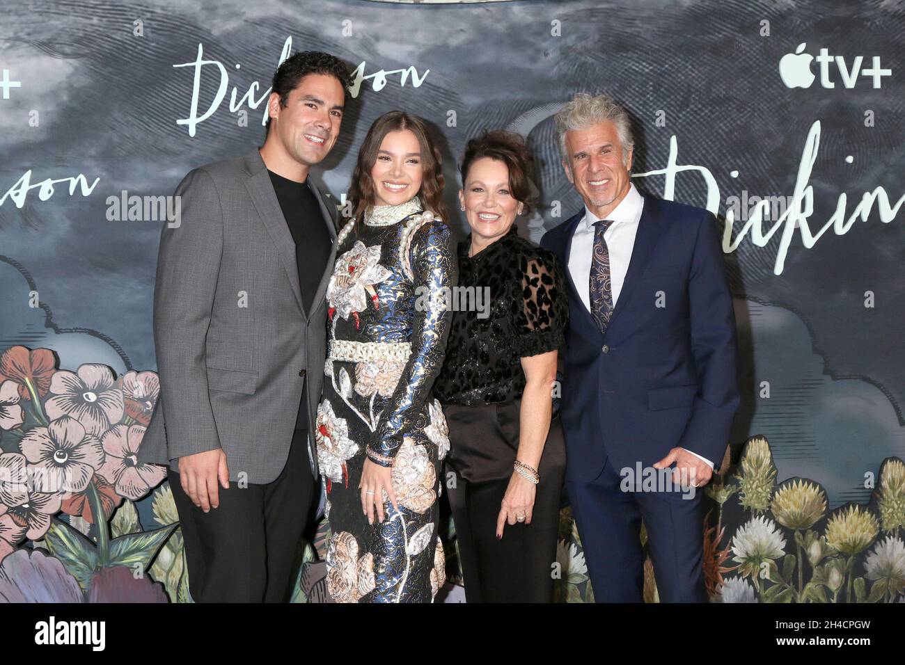LOS ANGELES - NOV 1: Griffin Steinfeld, Hailee Steinfeld, Cheri ...