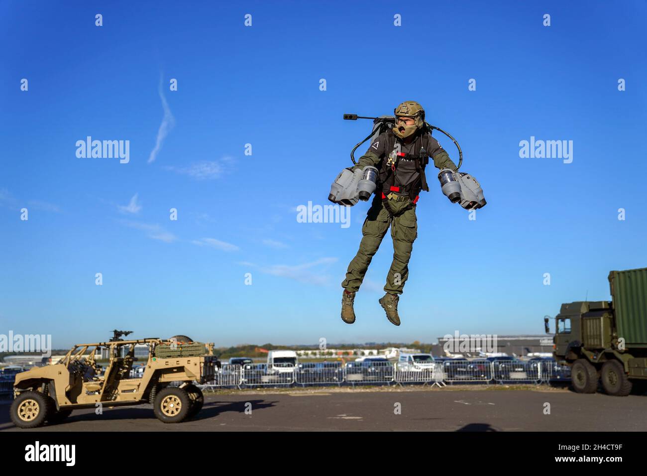 'Jet Man' Richard Browning demonstrating Gravity, a human jet suit ...