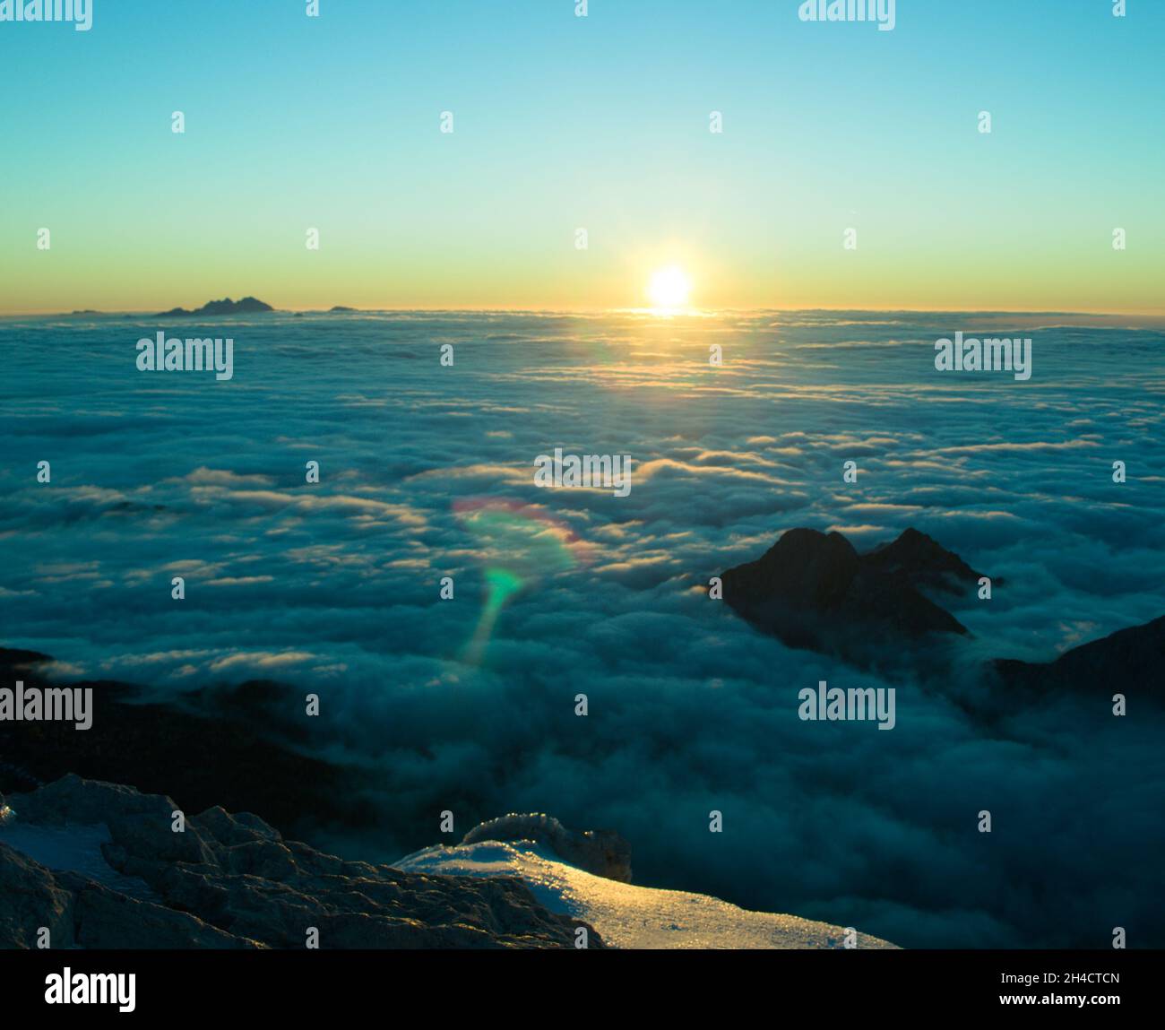 Watching sun rise from top of a mountain. Sunrise background. Sunrise ...