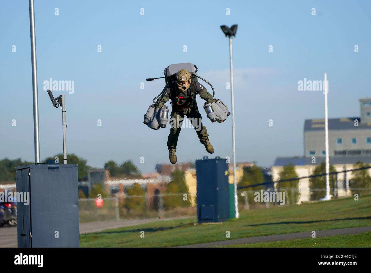 'Jet Man' Richard Browning demonstrating Gravity, a human jet suit ...