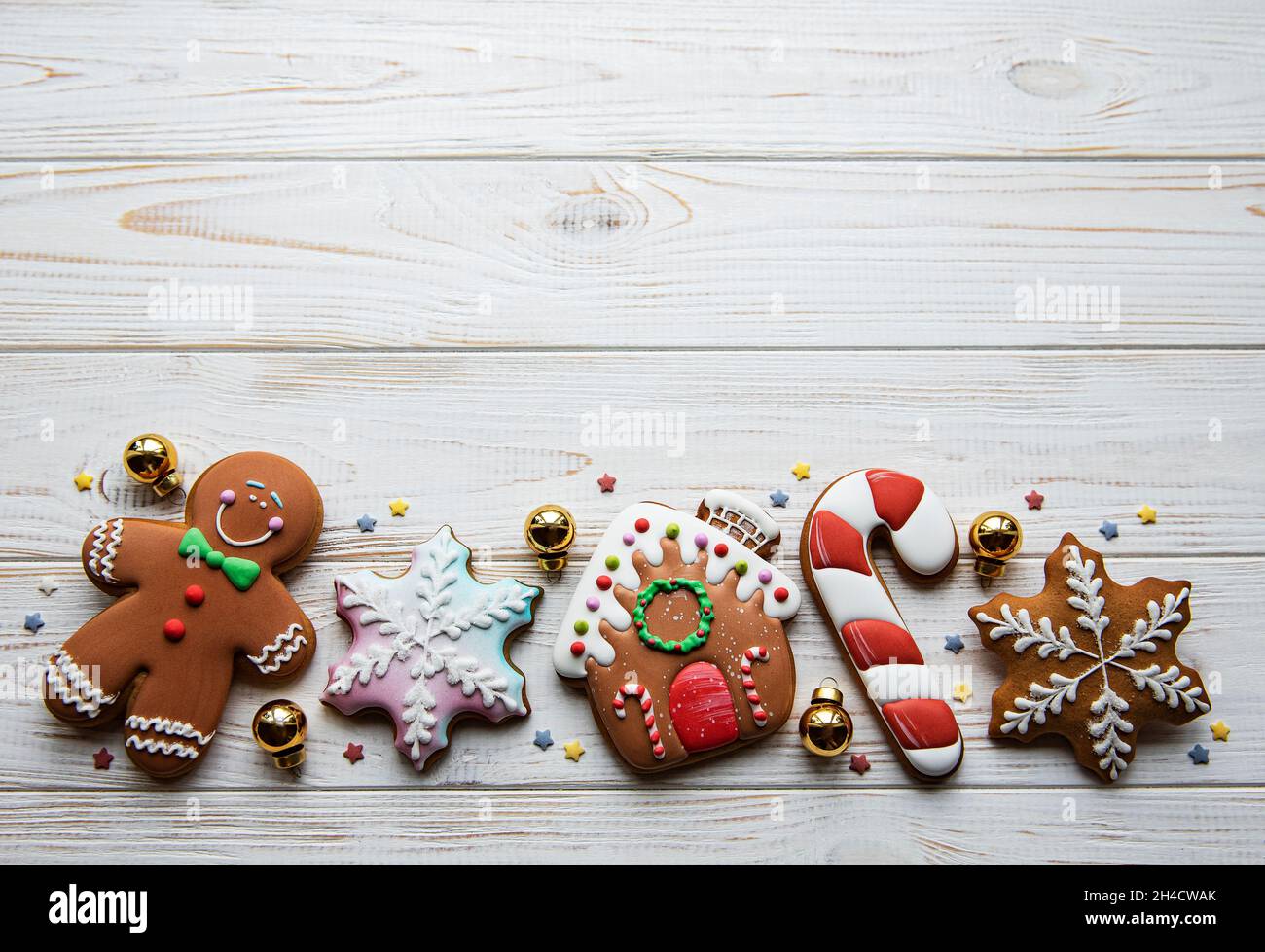 Christmas backgrounds. Homemade gingerbread cookies border with copy space Stock Photo - Alamy