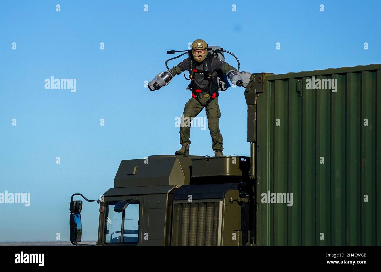 'Jet Man' Richard Browning demonstrating Gravity, a human jet suit ...