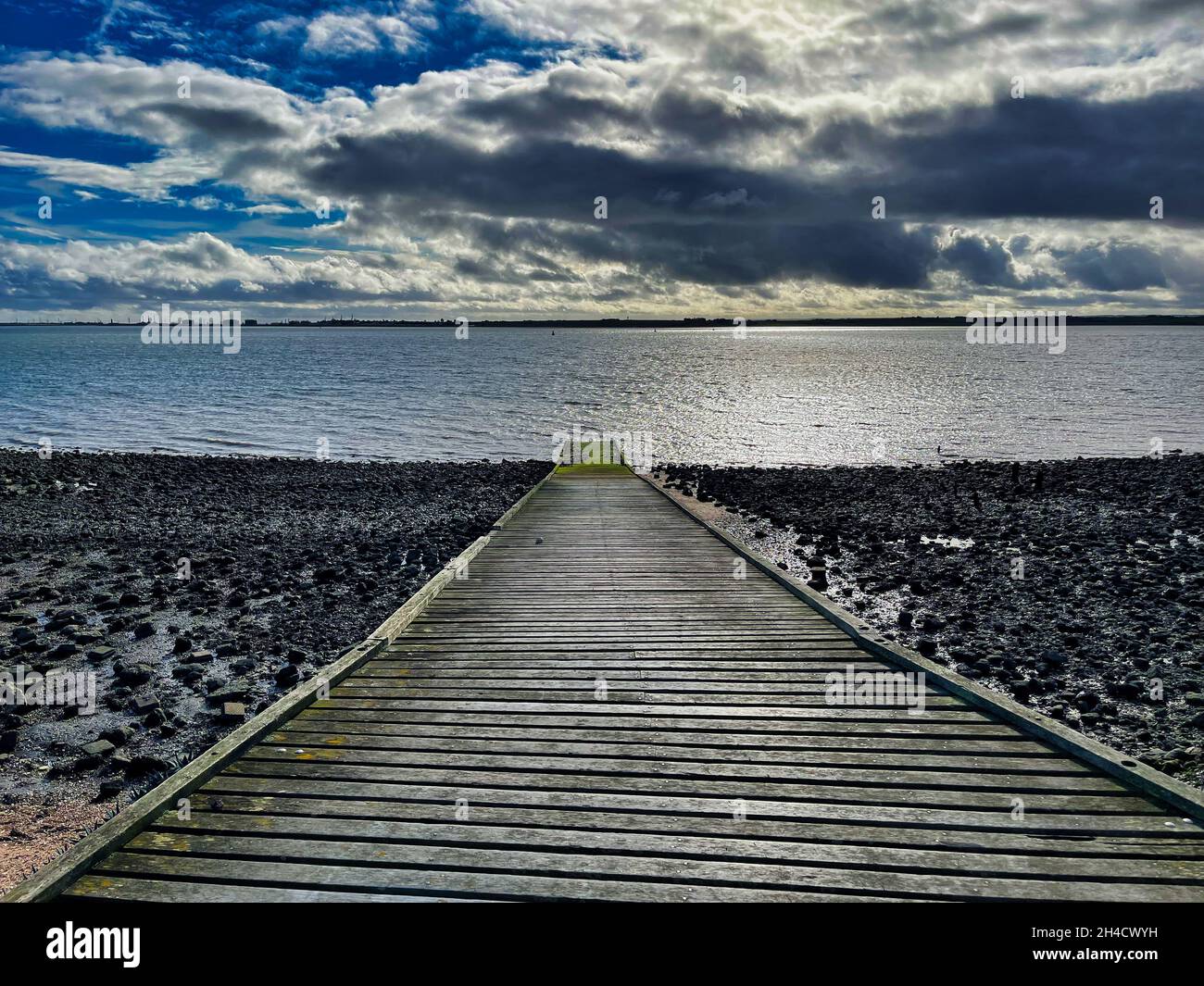 Distant distance view hi-res stock photography and images - Alamy
