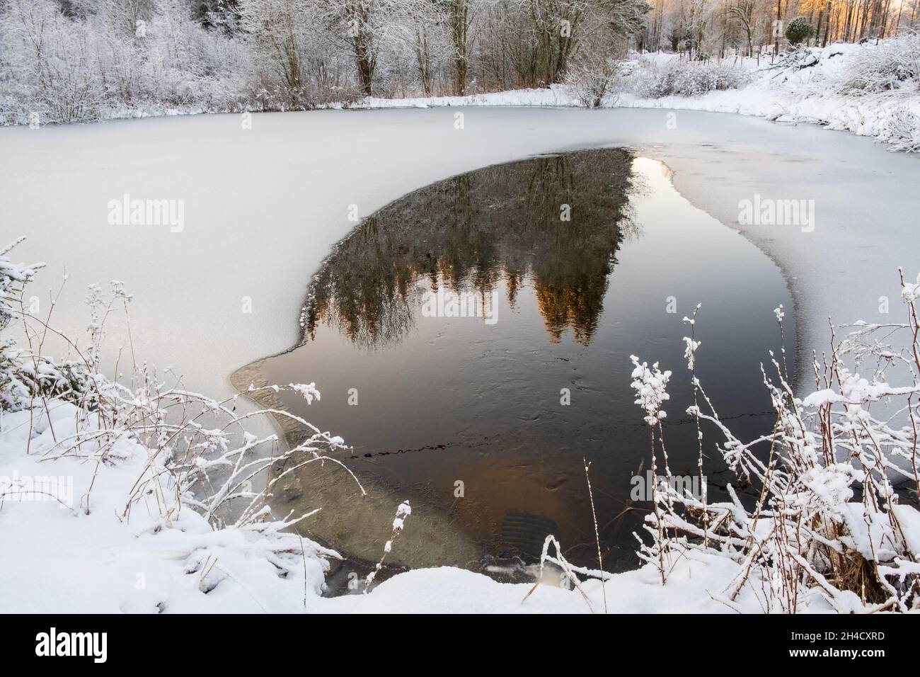 Ice open water hi-res stock photography and images - Alamy