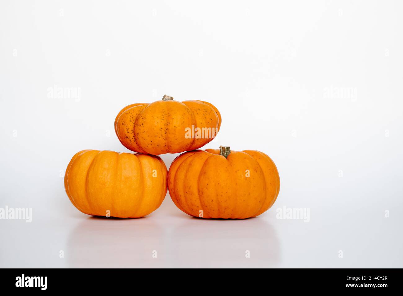 Pyramid of pumpkins hi-res stock photography and images - Alamy