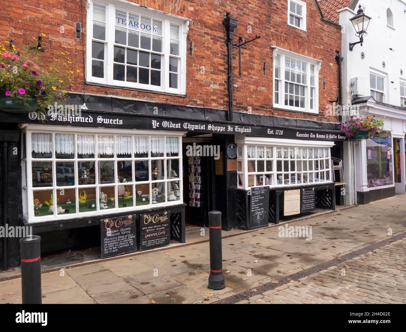 Knaresborough chemist shop hi-res stock photography and images - Alamy