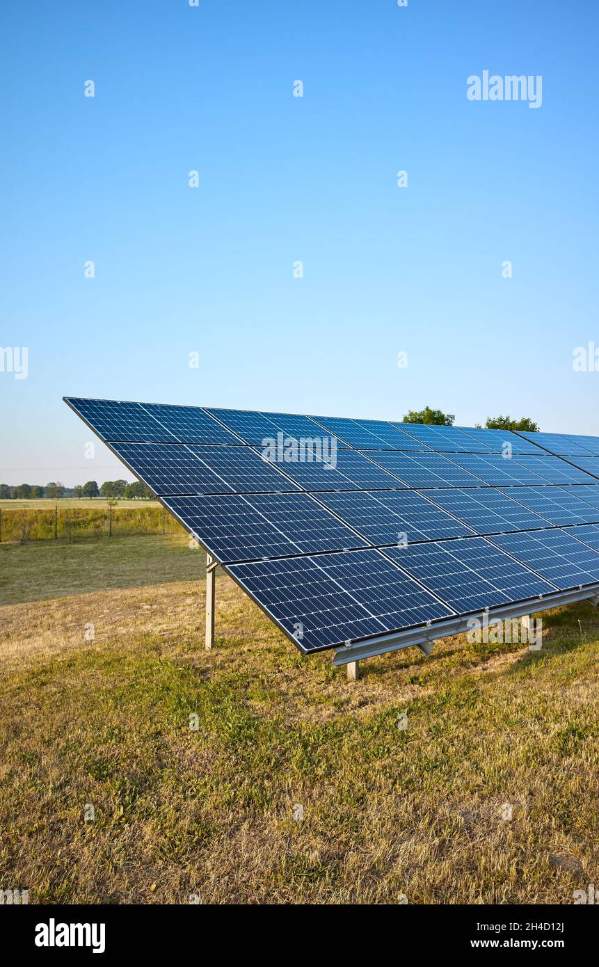 Solar panel modules hi-res stock photography and images - Alamy