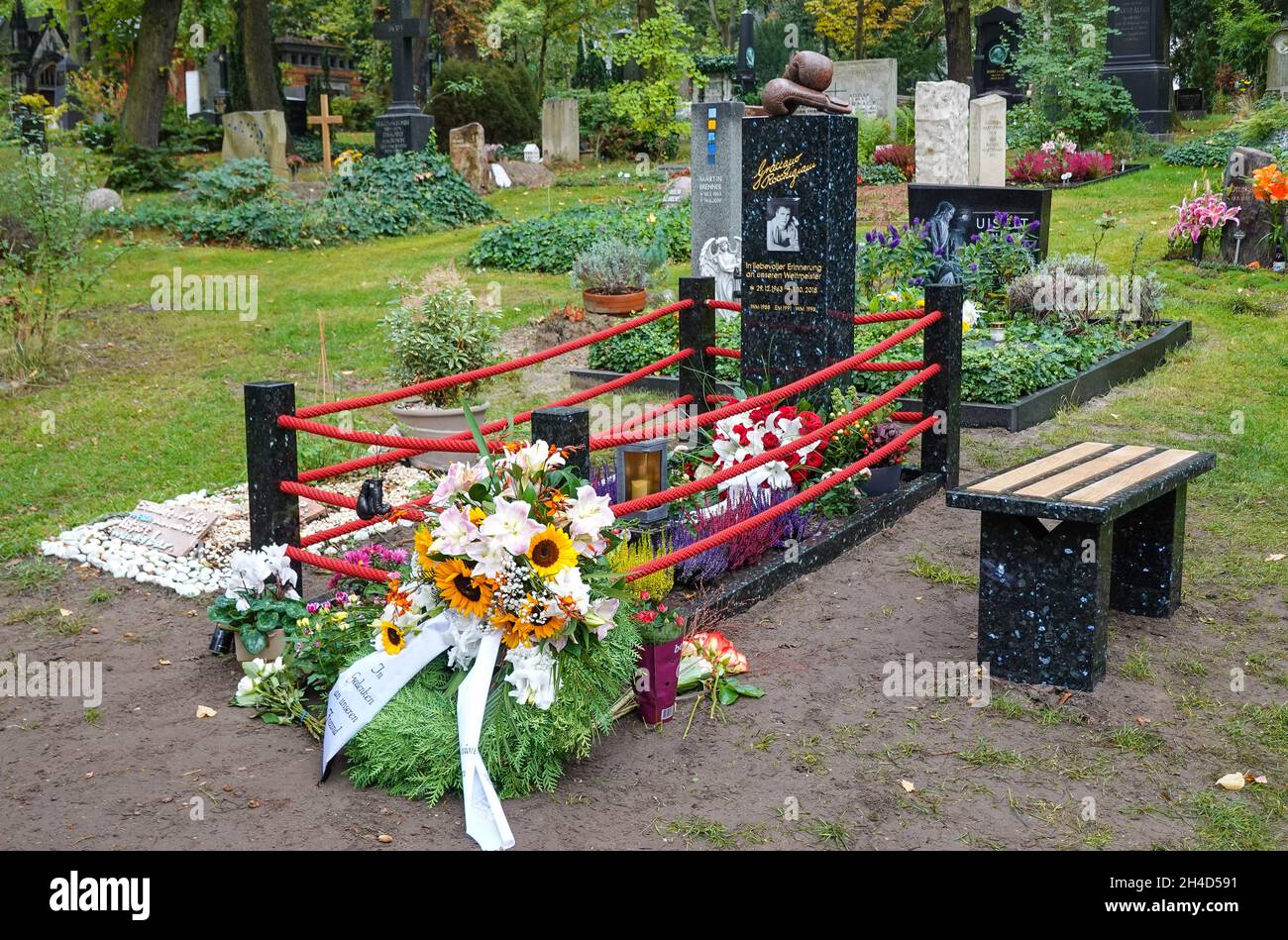 Grab Boxer Rocky Graciano Rocchigiani, Alter St.-Matthäus-Kirchhof ...
