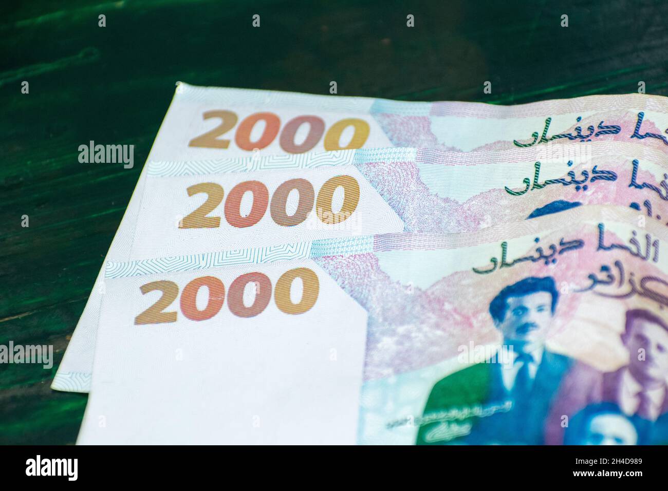 2000 dinars banknote algeria hi-res stock photography and images - Alamy