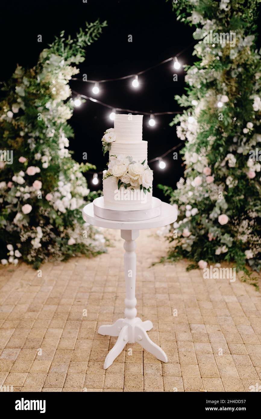 Arch background hi-res stock photography and images - Alamy