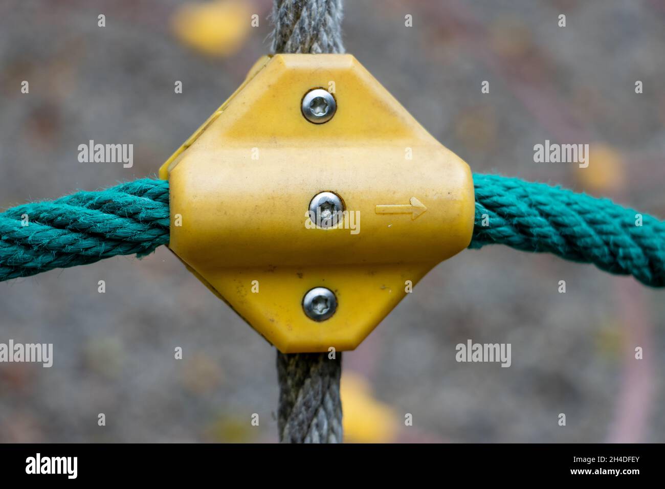 Tense ropes hi-res stock photography and images - Alamy