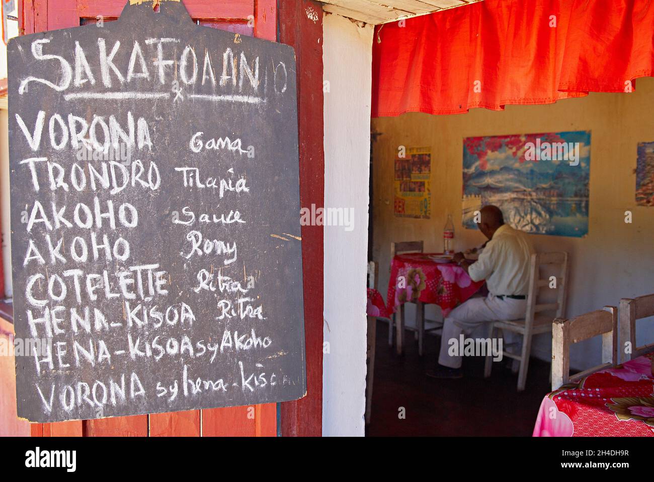 Madagascar. Restaurant sur la route National 7. // Madagascar ...