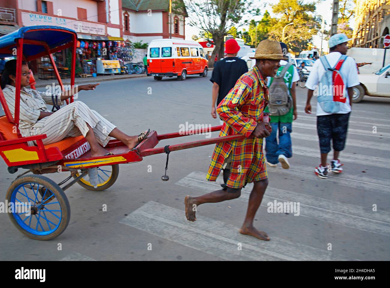 Madagascar. Antsirabe. Pousse-pousse, le taxi malgache. // Madagascar ...