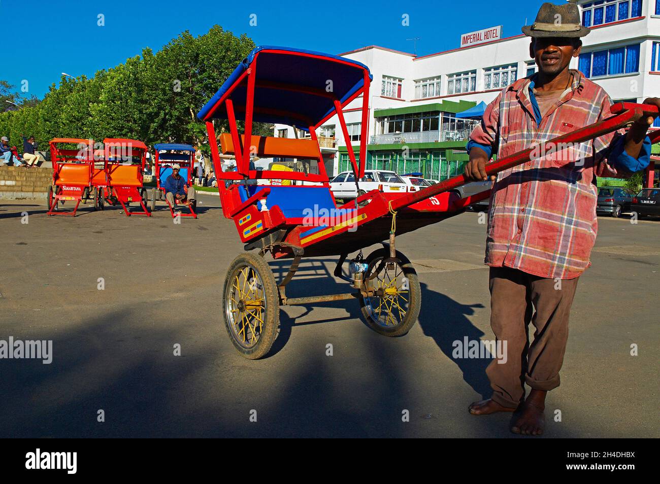 Madagascar. Antsirabe. Pousse-pousse, le taxi malgache. // Madagascar ...