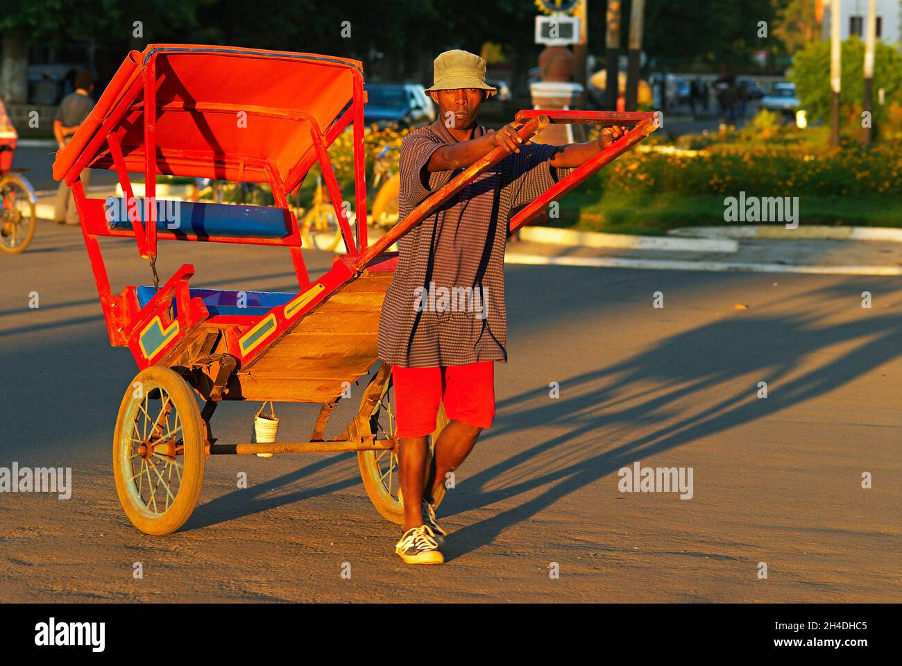 Madagascar. Antsirabe. Pousse-pousse, le taxi malgache. // Madagascar ...