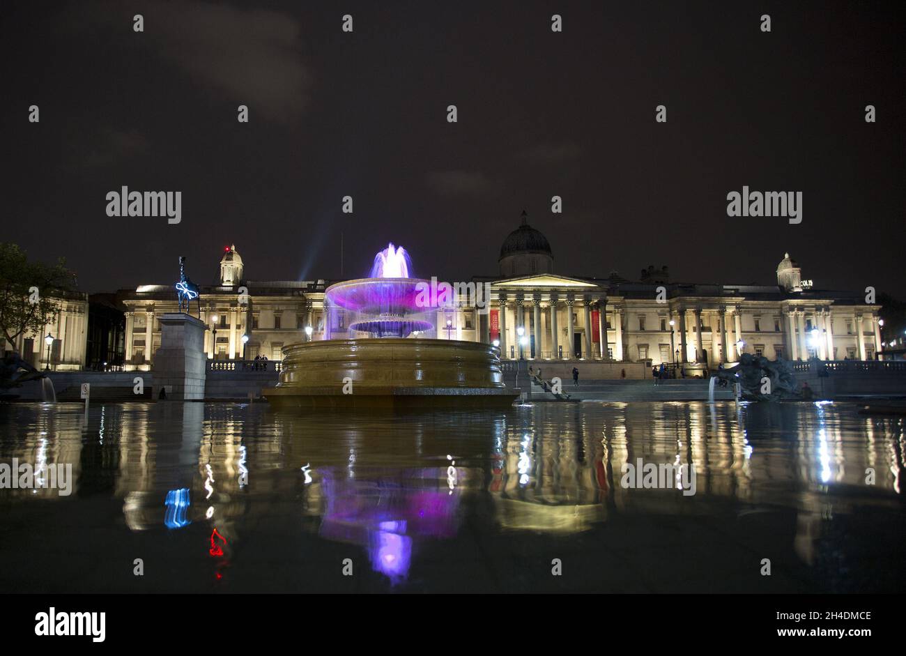 New square fountains london hi-res stock photography and images - Alamy