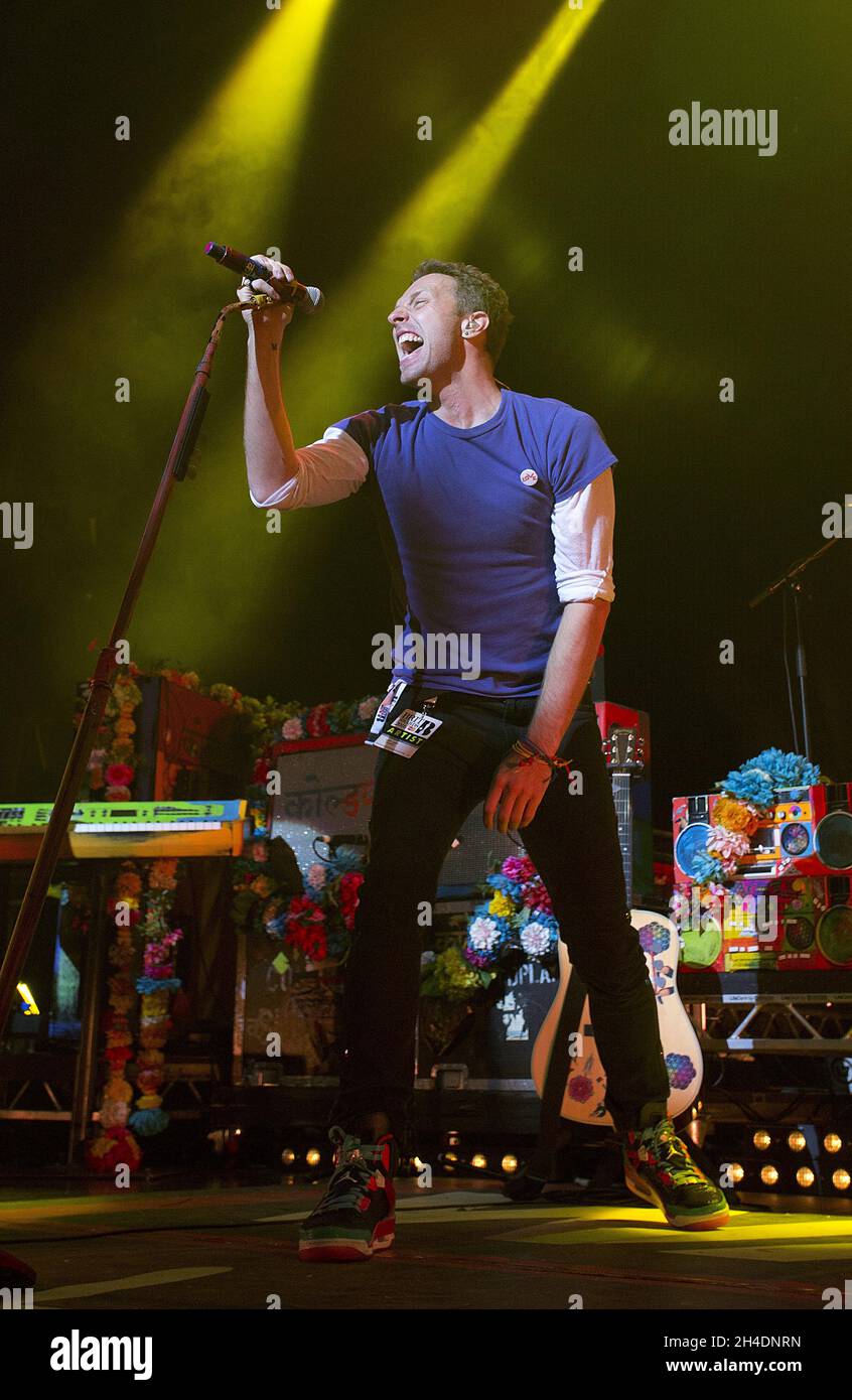 Coldplay performs charity gig straight after the BRIT Awards in aid of ...