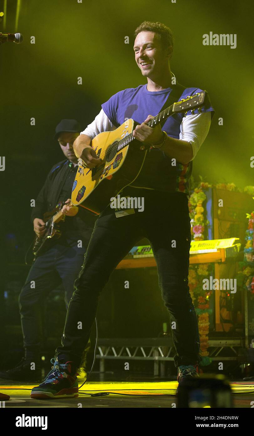 Coldplay lead singer, Chris Martin, performs charity gig straight after ...