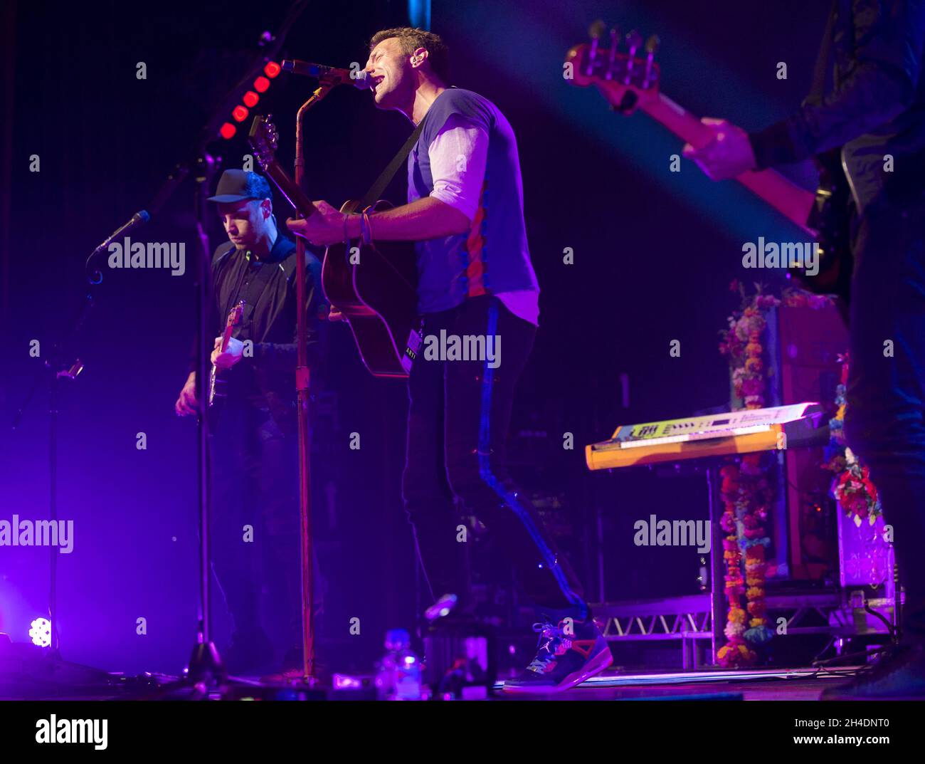 Coldplay performs charity gig straight after the BRIT Awards in aid of ...
