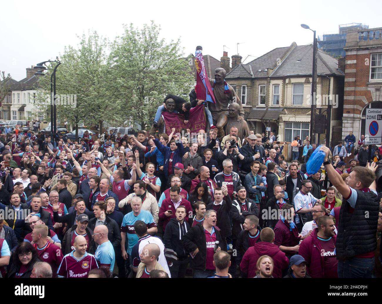 West Ham United fans take over The Bobby Moore statue and block Barking ...