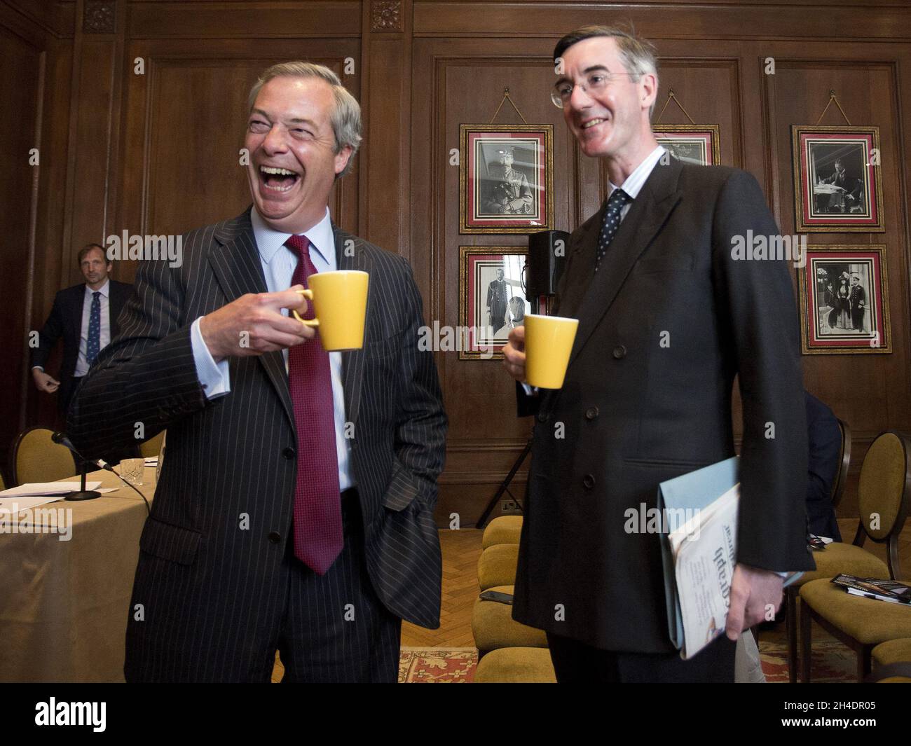 UKIP Leader Nigel Farage MEP and Conservative MP Jacob Rees-Mogg (right ...