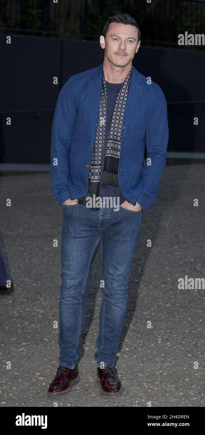 Luke Evans attends the new Tate Modern opening party on June 16 Stock ...