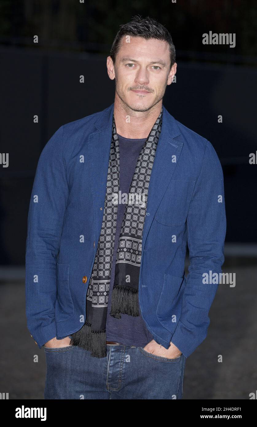 Luke Evans attends the new Tate Modern opening party on June 16 Stock ...