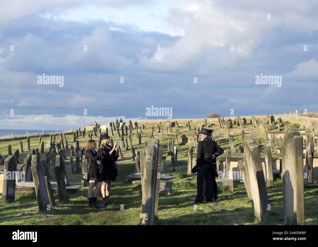 Whitby gothic 2016 hi-res stock photography and images - Alamy