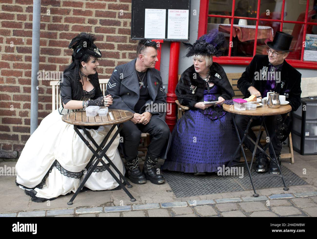 Whitby gothic 2016 hi-res stock photography and images - Alamy